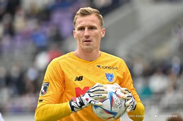 FC東京、GKヤクブ・スウォビィクとの契約更新を発表「多くを勝ち獲りたい」 | mixiニュース