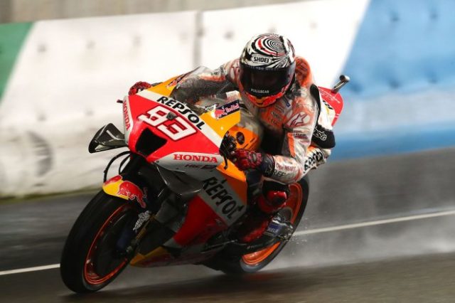 荒れる天候で赤旗中断、セッションディレイ……。フルウエットコンディションの中、M.マルケスが3年ぶりにポール奪取／MotoGP第16戦日本GP | mixiニュース