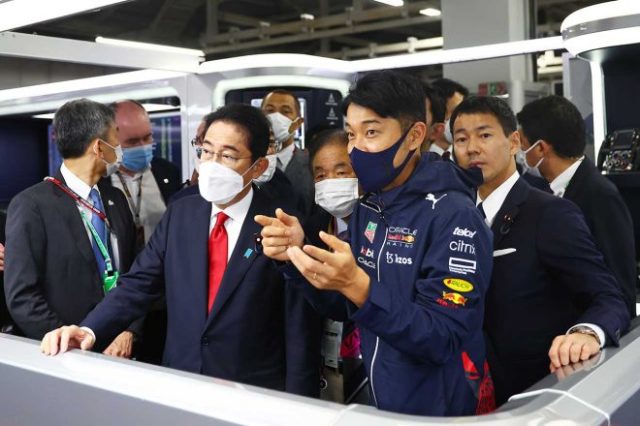 岸田文雄首相、F1日本GPを訪れ「圧倒的な会場の迫力、熱気、これを強く感じました」 | mixiニュース