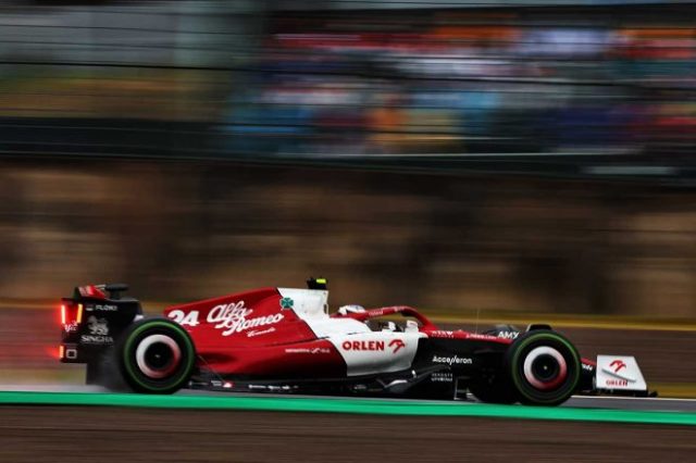 周冠宇が自身初のファステストラップ「この先に向けて自信を持つことができる」／アルファロメオ F1日本GP決勝 | mixiニュース