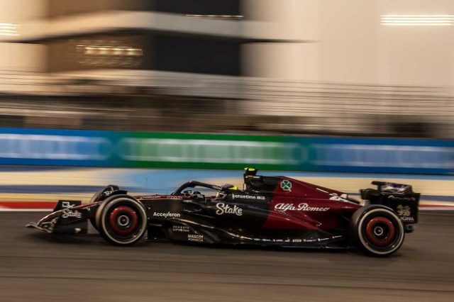 アルファロメオの周冠宇が総合トップ「タイムシートの一番上に名前があるのはいい気分」／F1バーレーンテスト2日目 | mixiニュース