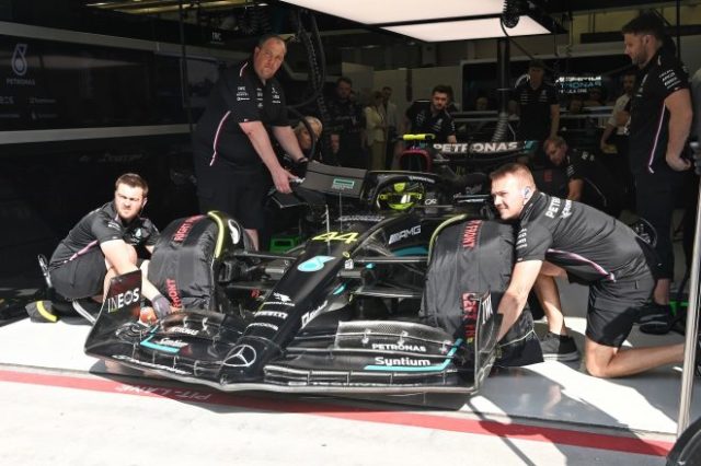 メルセデスF1、W14の徹底的な変更を計画「0.3秒の改善では足りない。大幅な前進をもたらすコンセプトを選択する」 | mixiニュース