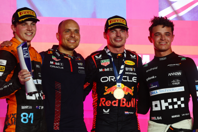 フェルスタッペンが前代未聞のタイヤ制限レースで完勝。マクラーレンが2-3【決勝レポート／F1第18戦】 | mixiニュース