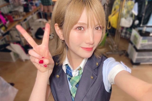 AKB48岡田奈々の熱愛報道のショックで関連グッズを粉々にするファンが出現！「AKB史上、最悪なスキャンダル」「裏切られた」と言われる過去のブーメラン発言 | mixiニュース